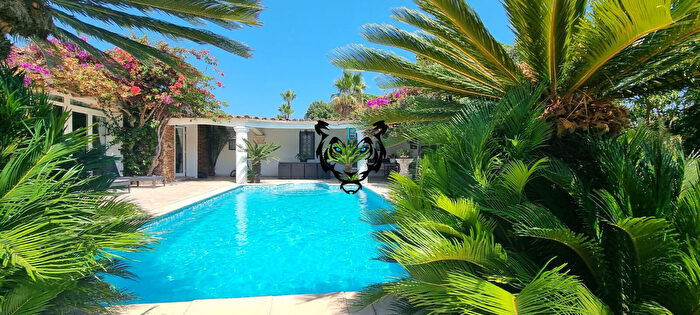 Maison à vendre - Sainte-Maxime, Saquèdes, Quilladou, Garonnette, Golfe - 9 pièces - 7 chambres