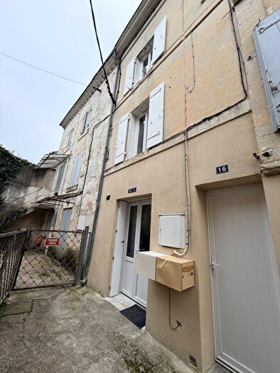 Appartement à louer - Chalais - 4 pièces - 2 chambres