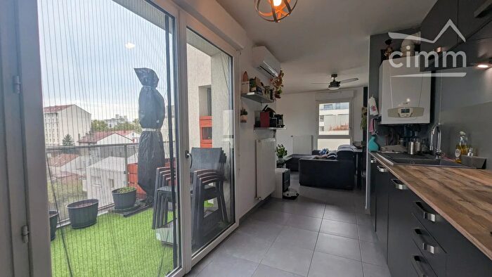 Villeurbanne, Buers : Appartement 3 pièces à vendre