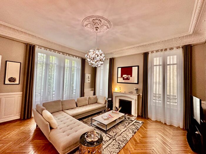 Appartement à vendre - Clermont-Ferrand, Delille, Cathédrale, La Gare - 7 pièces - 5 chambres