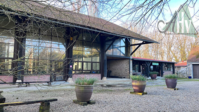Maison 8 pièces à vendre à Saint-Hilliers
