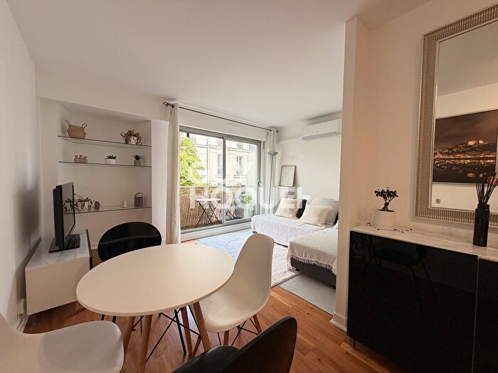 Paris 16ème, Passy, Maison de la Radio, Muette-Sud : Appartement 2 pièces à louer