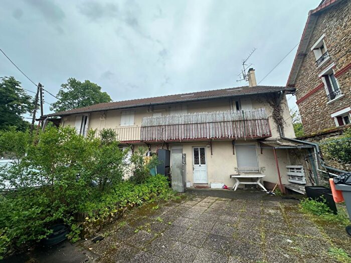 Ris-Orangis, Le Village : Maison 15 pièces à vendre