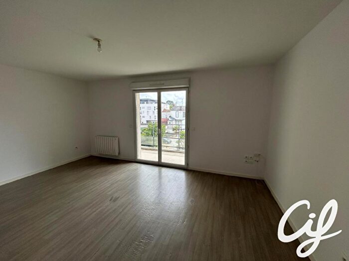 La Roche-sur-Yon, Pyramides, Jean-Yole : Appartement 3 pièces à vendre