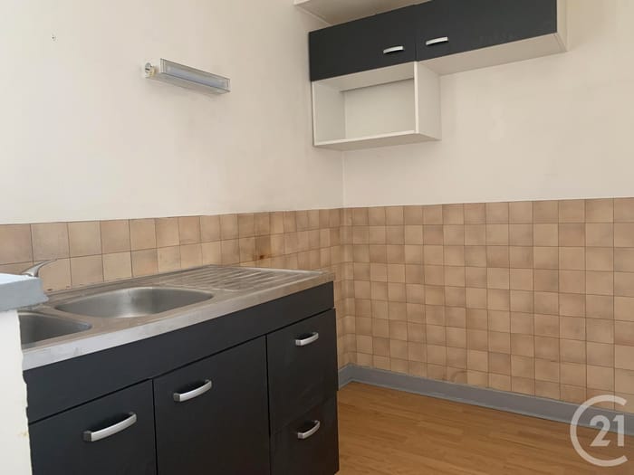 Issoudun, Centre-ville, Gare, Pucelles : Appartement 2 pièces à louer
