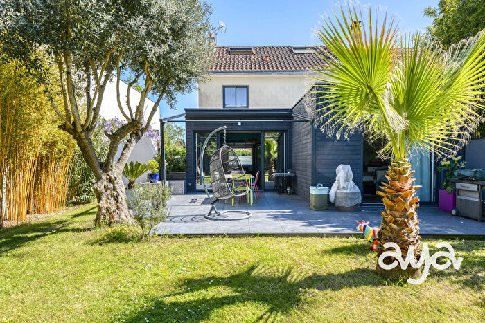Maison à vendre - Saint-Sébastien-sur-Loire, Ouest - 5 pièces - 4 chambres