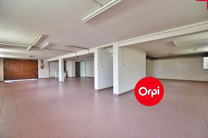 Maison à vendre - Saint-Priest, Revaison - 4 pièces - 3 chambres