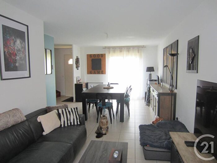 Maison à louer - Étréchy - 5 pièces - 4 chambres