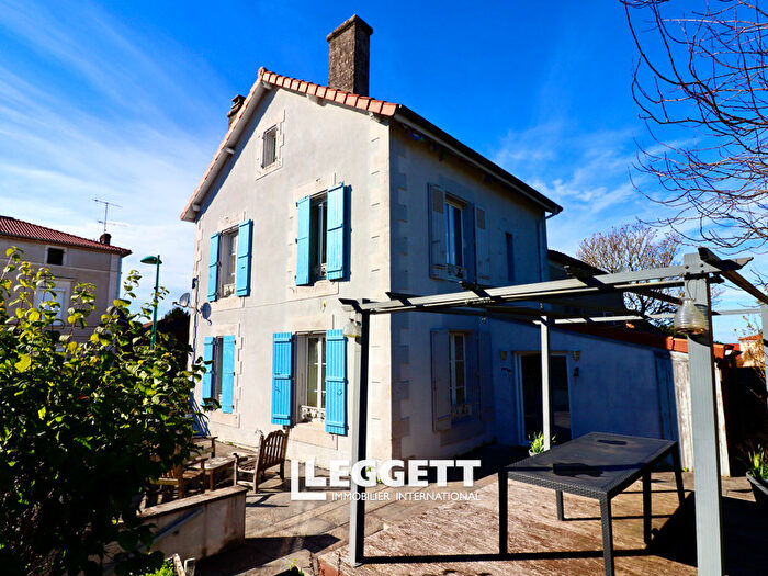 Maison à vendre - Montemb uf, Montemboeuf - 5 pièces - 3 chambres