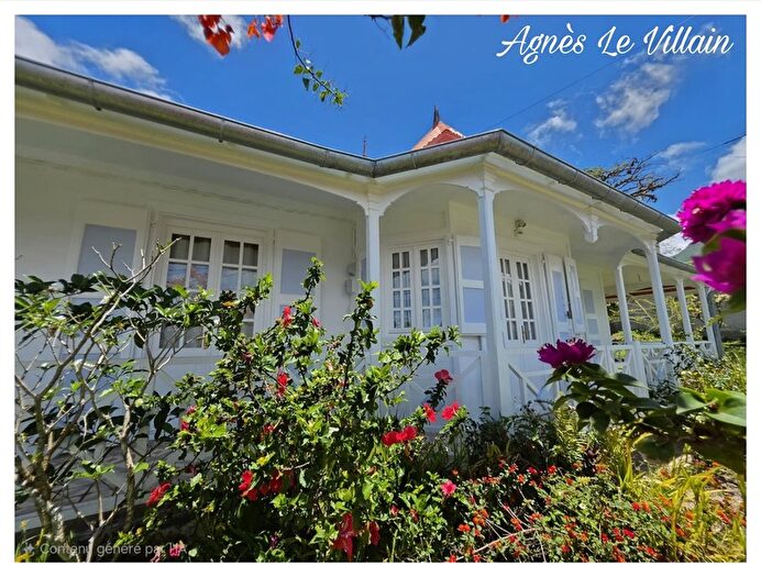 Maison 4 pièces à Saint-Claude, à vendre