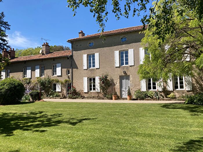 Maison 15 pièces à vendre à Parthenay