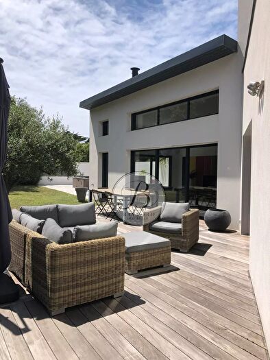Saint-Gilles-Croix-de-Vie - Maison 8 pièces à vendre