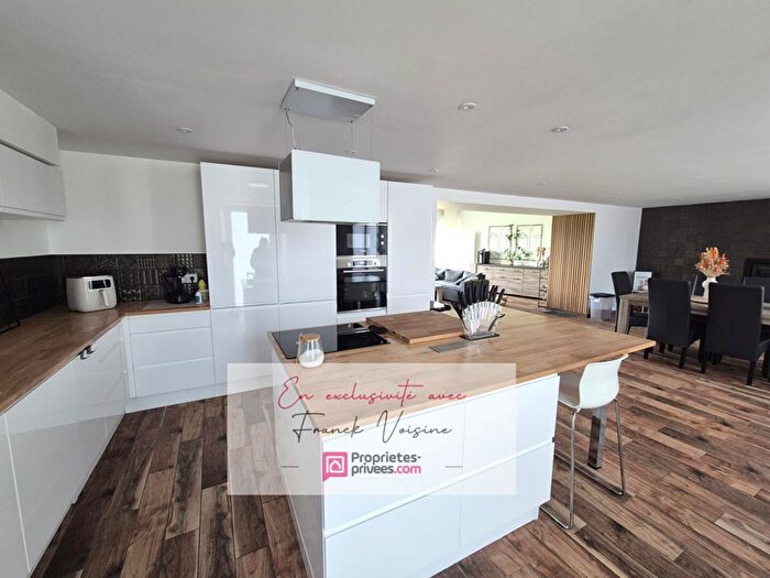 Maison à vendre - Saint-Prouant - 7 pièces - 4 chambres