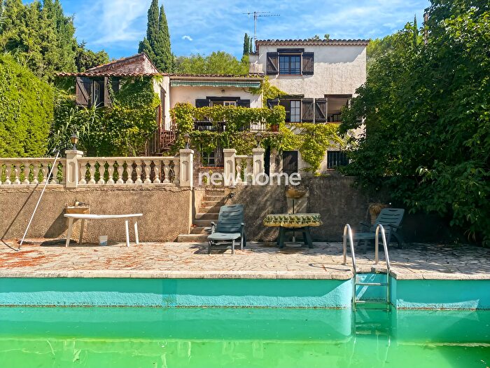 Maison à vendre - Saint-Paul-en-Forêt - 6 pièces - 4 chambres