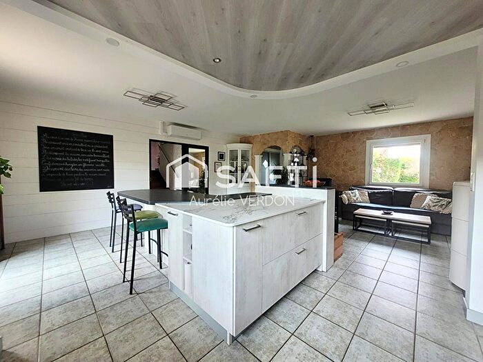 Maison à vendre - Bons-en-Chablais - 4 pièces - 3 chambres