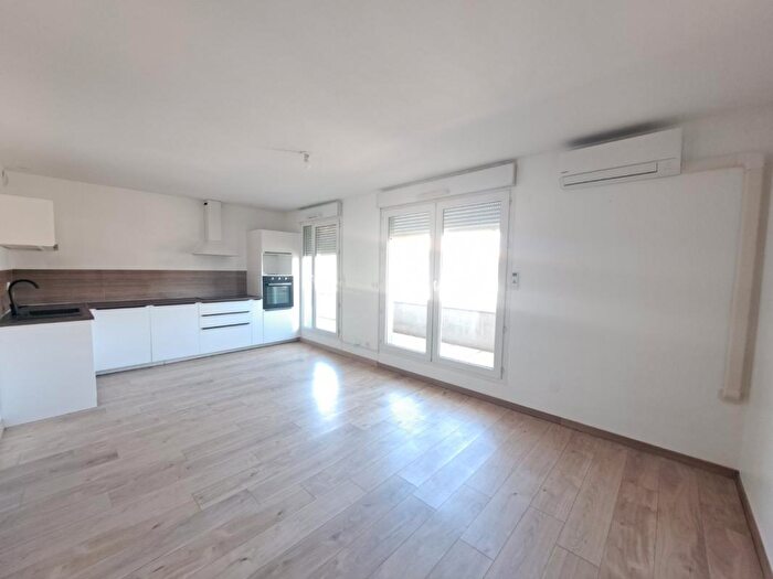 Le Pont-de-Claix, Le Bourg, Pont de Vannes : Appartement 2 pièces à louer