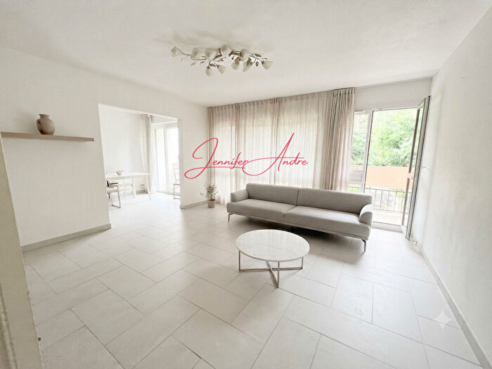 Pessac, CCLAPS, La Châtaigneraie : Appartement 5 pièces à vendre