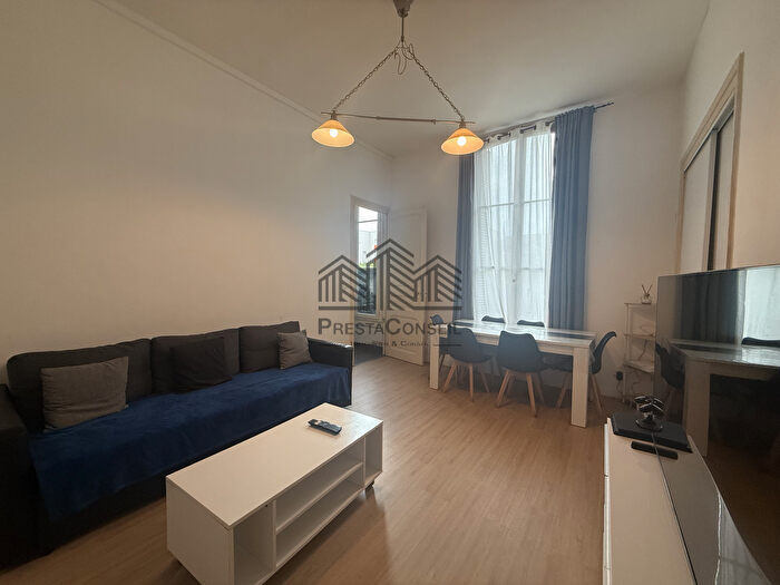 Appartement à vendre - Elbeuf, La Cerisaie, Cours Carnot - 4 pièces - 3 chambres