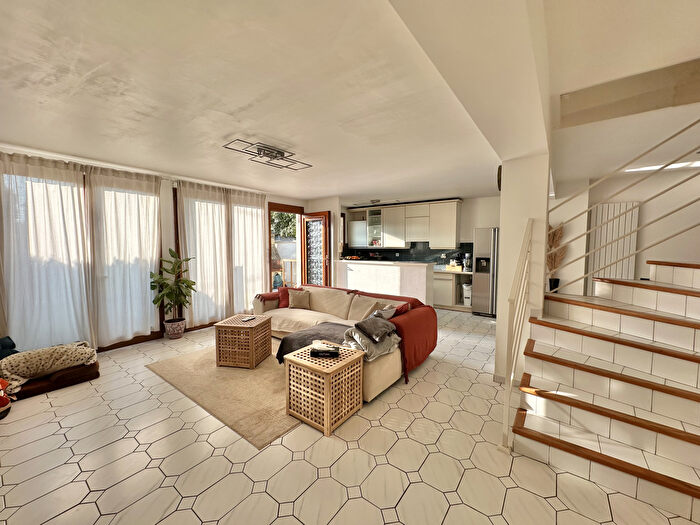 Maison à vendre - Gournay-sur-Marne - 6 pièces - 4 chambres