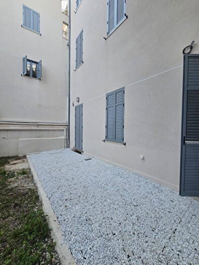 Appartement à louer - République, Cannes - 2 pièces - 1 chambre