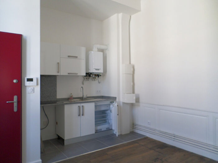 Appartement à louer - Autun, Centre-ville - 2 pièces - 1 chambre