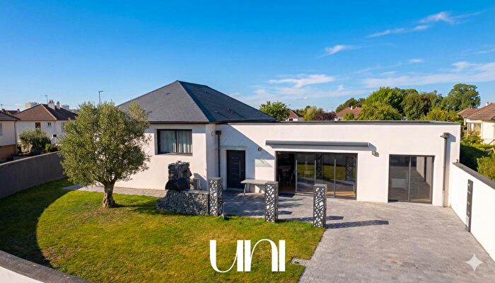 Maison à vendre - Cormelles-le-Royal - 6 pièces - 4 chambres