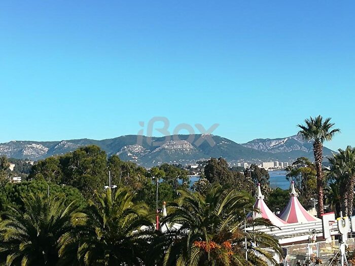 Appartement à louer - La Seyne-sur-Mer, Sud - 1 pièce
