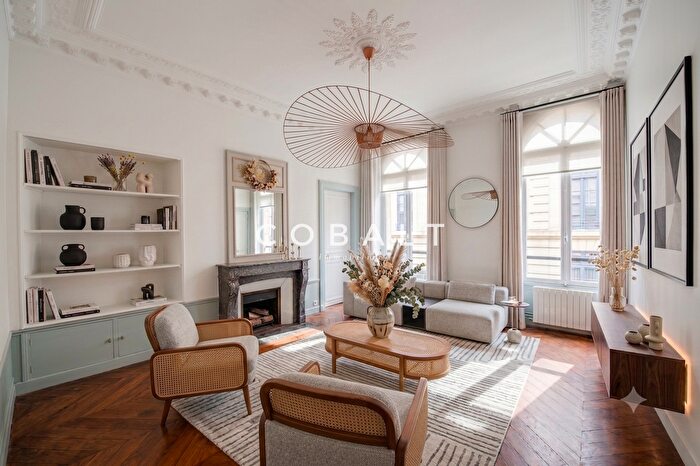 Appartement 5 pièces à Paris 7ème, Invalides, à vendre