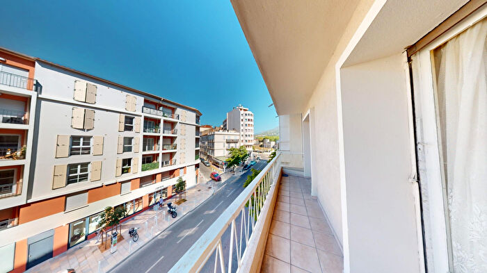 Toulon, Haute-ville : Appartement 3 pièces à vendre