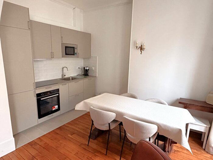 Appartement à louer - Sorbonne, Paris ème arrondissement - 2 pièces - 1 chambre