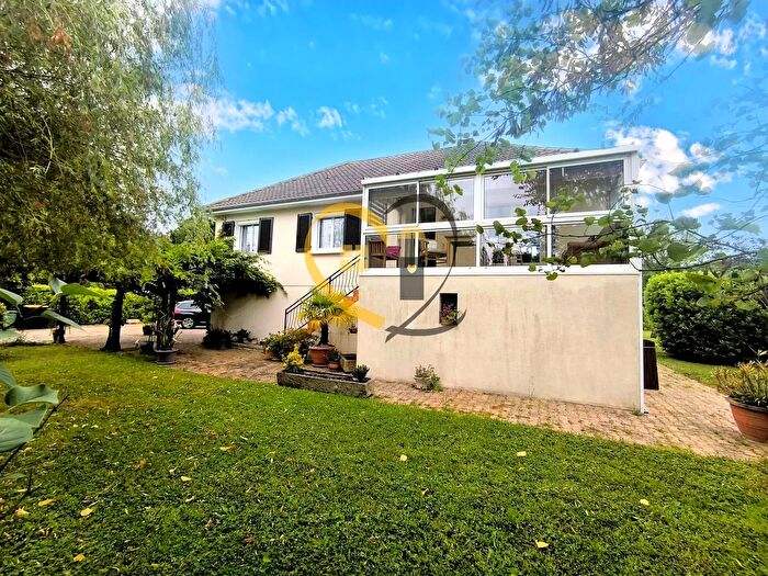 Maison à vendre - Berry-Bouy - 5 pièces - 3 chambres