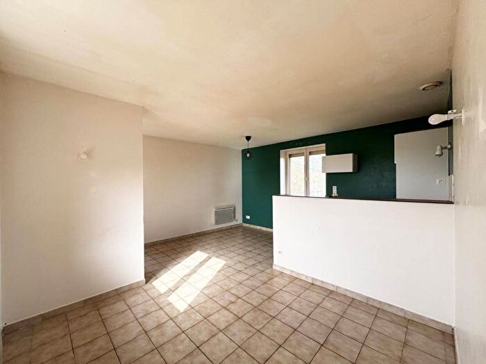 Appartement à louer - Chaleins - 2 pièces - 1 chambre