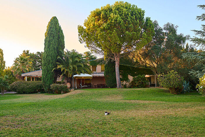 Maison à vendre - Saint-Rémy-de-Provence - 10 pièces - 6 chambres