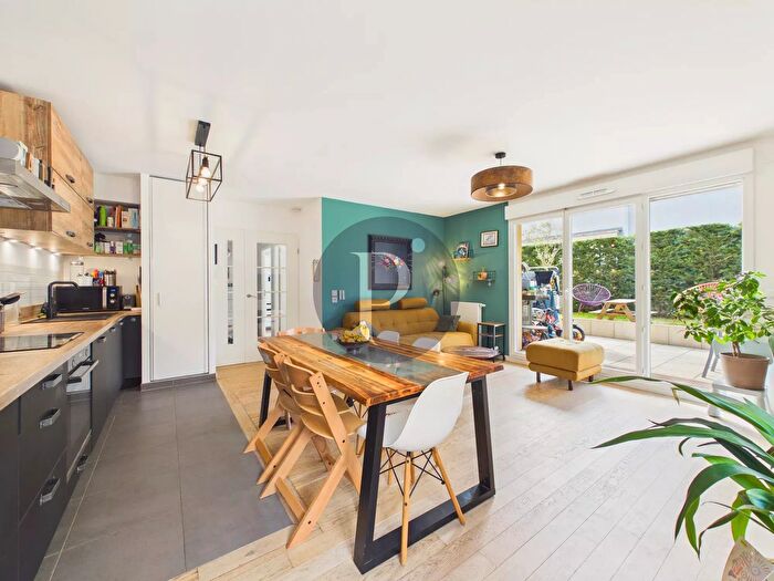 Appartement à vendre - Châtenay-Malabry, Petit Chatenay, Voltaire, Croix Blanche - 4 pièces - 3 chambres