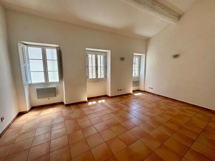 Arènes, Nîmes - Appartement 2 pièces à louer