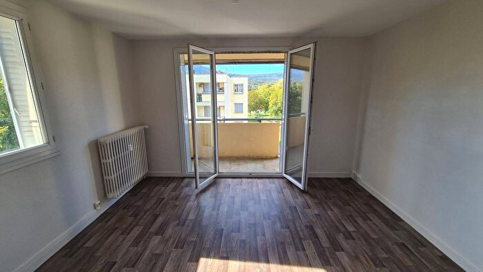 Appartement à louer - Champagne-en-Valromey - 4 pièces - 3 chambres