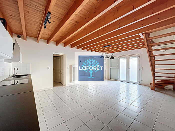 Appartement à louer - Blaye - 3 pièces - 2 chambres