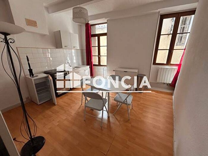 Appartement à louer - Centre-Historique, Romans-sur-Isère - 1 pièce