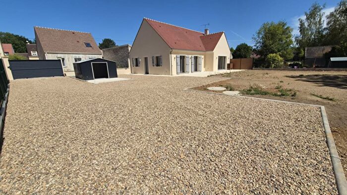 Maison 4 pièces à Fleury-en-Bière, à louer