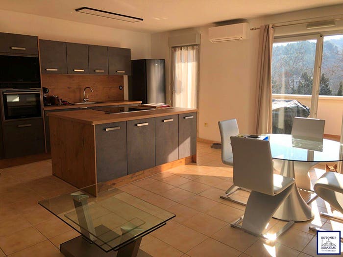 Pont de l'Arc, Aix-en-Provence - Appartement 3 pièces à louer