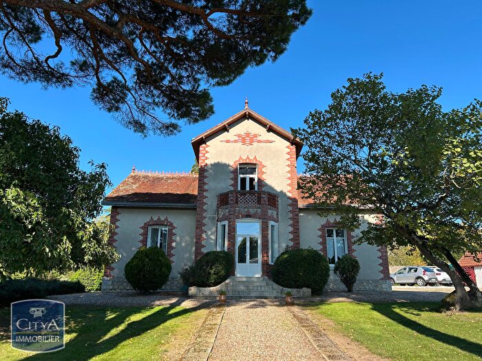 Maison à vendre - Bélâbre - 7 pièces - 5 chambres