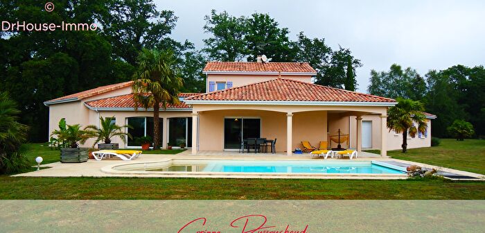 Maison à vendre - Brigueuil - 6 pièces - 3 chambres