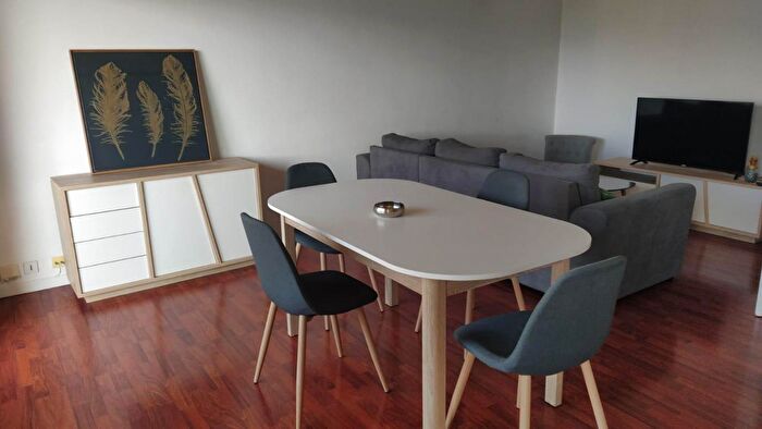 Maisons à vendre et appartements à louer - 1