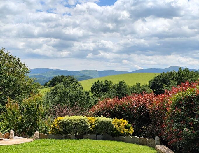 Maison à vendre - Saint-Pée-sur-Nivelle - 5 pièces - 3 chambres