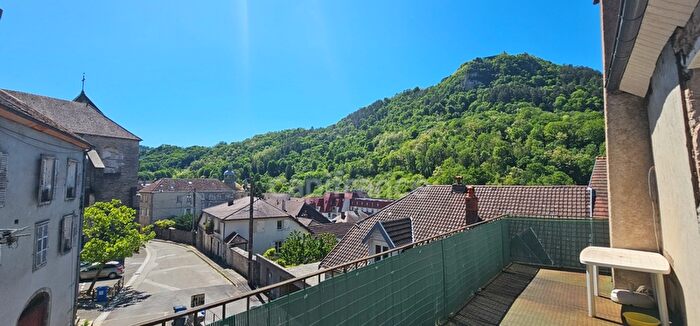 Appartement à vendre - Salins-les-Bains - 3 pièces - 2 chambres