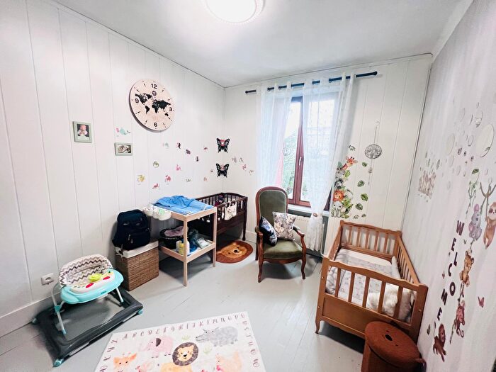 Appartement à vendre - Leyviller - 5 pièces - 3 chambres