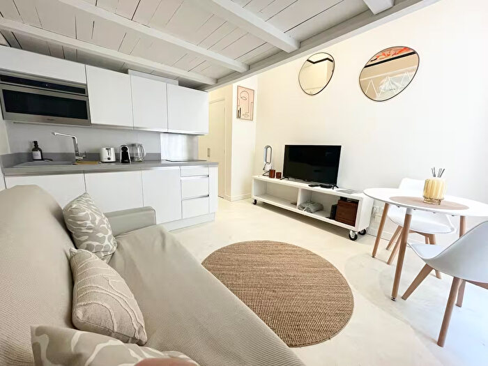 Nice, Médecin : Appartement 1 pièce à louer