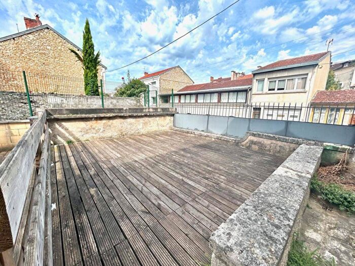 Appartement à louer - Saint Martin, Périgueux - 1 pièce - 1 chambre