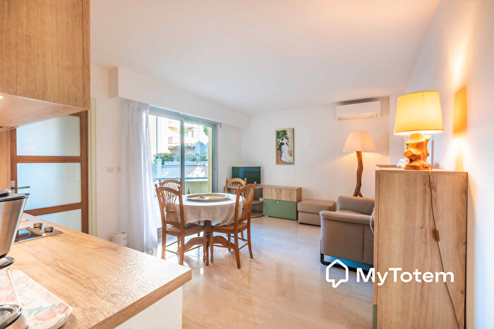 Appartement à vendre - Cagnes-sur-Mer, Le Cros de Cagnes, Les Vespins - 2 pièces - 1 chambre