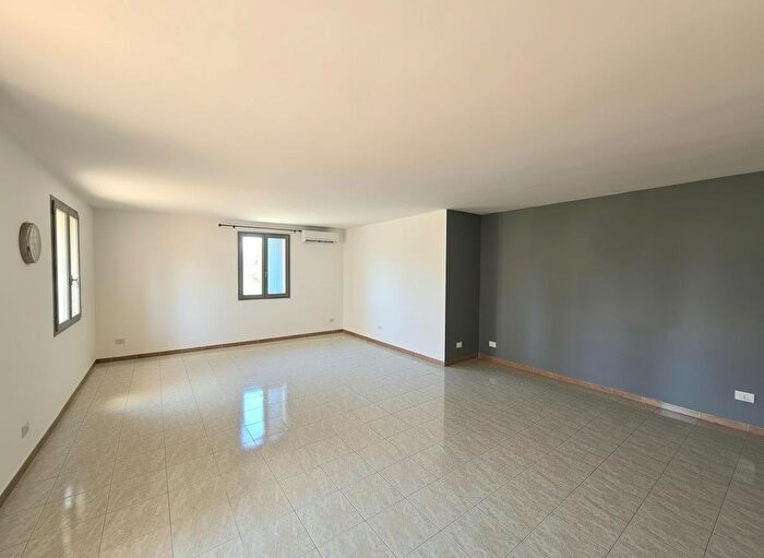 Appartement 4 pièces à louer - Lambesc